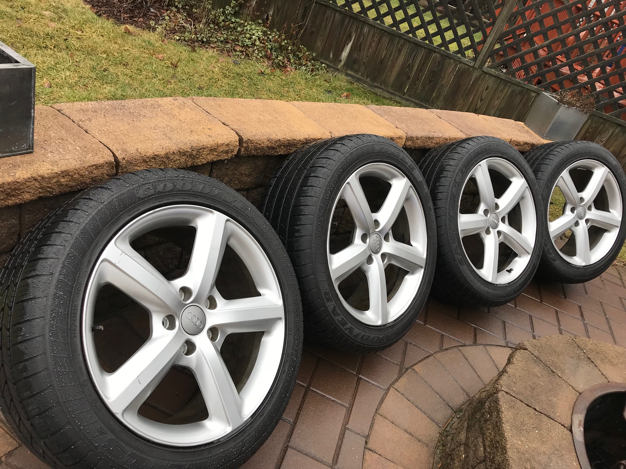 Audi Q7 Audi Q7 20" S-Line OEM Wheels and Tire - AudiWorld Forums